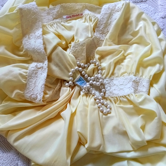 Olga | Intimates & Sleepwear | 96s Olga Vintage Yellow Ling Nightgown ...